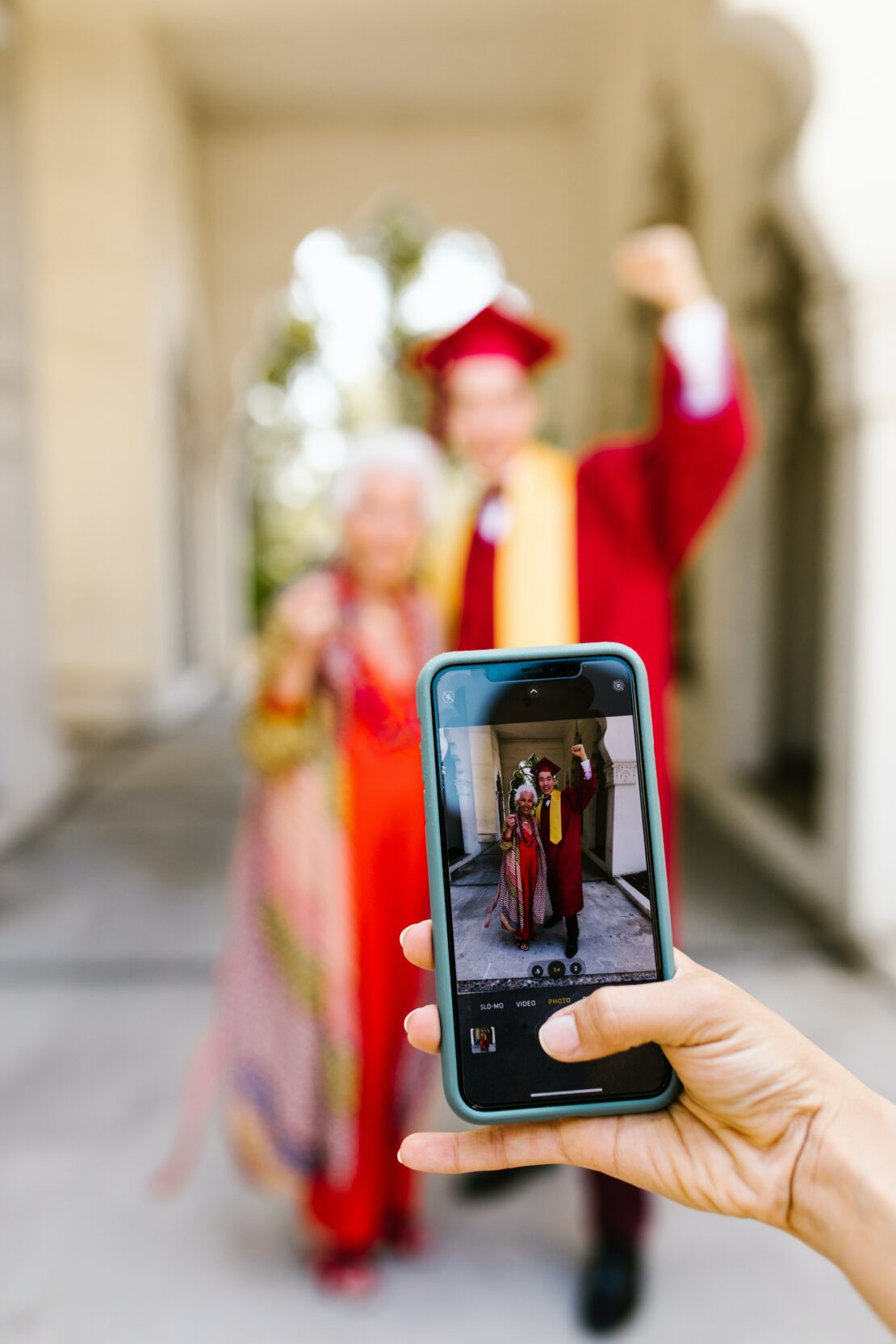 Graduation Picture Tech – Into Tomorrow with Dave Graveline